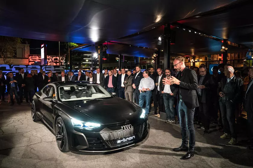 Mae Debut LA Audi e-tron GT Concept yn Barti Anferth 63354_22