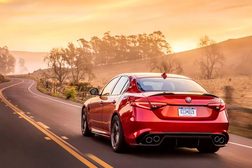 Des centaines d'Alfa Romeo sont rappelées pour un liquide de frein défectueux 63577_2