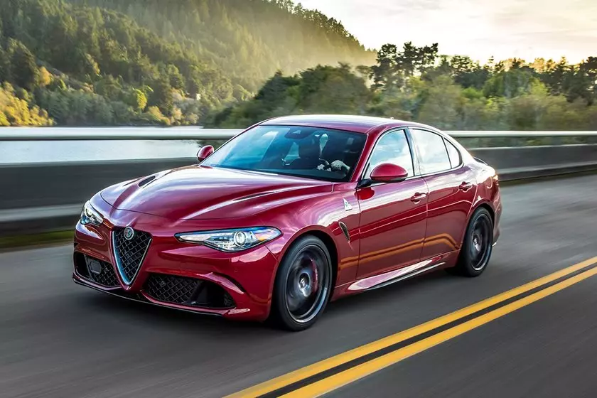 Des centaines d'Alfa Romeo sont rappelées pour un liquide de frein défectueux 63577_3