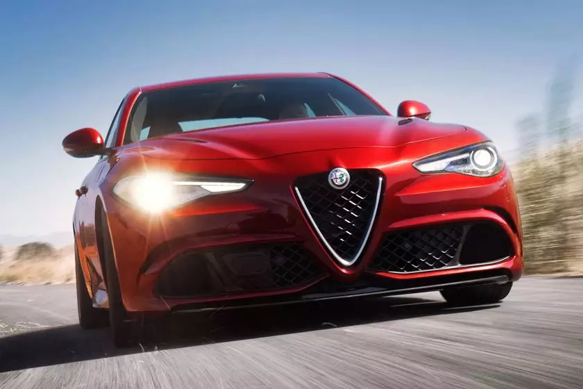 Hûnderten Alfa Romeo's wurde oproppen fanwege defekte remvloeistof 63577_5