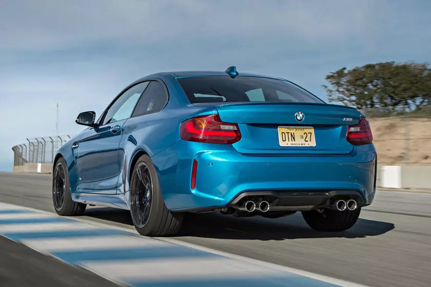 BMW M2 स्पर्धा बेस M2 पेक्षा जास्त वेगवान नाही 63675_7