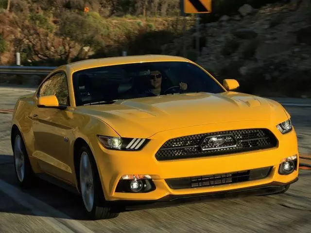 Dit is hoe't minsken fan 'e wrâld har Ford Mustangs konfigurearje 63730_1