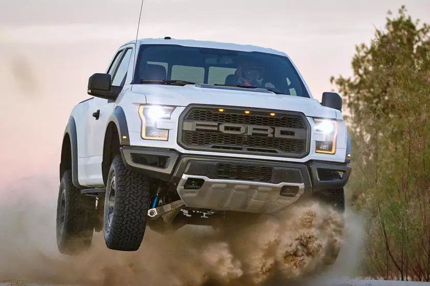 Ford F-150 Raptor ọhụrụ ga-ewepụ ụdị ahụ na-adịghị amasị ya 63757_5