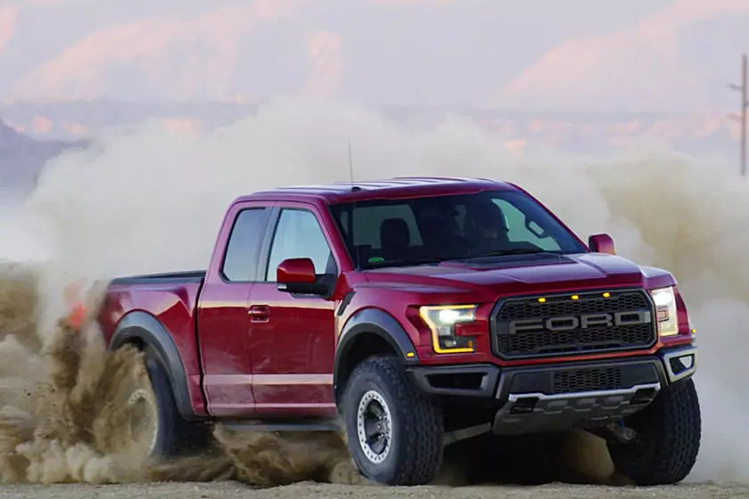 2017-2018 Ford F-150 Raptor Driving Action