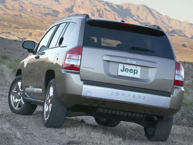 Nini Kuzimu Walikuwa Wanafikiria: Jeep Compass 63799_1