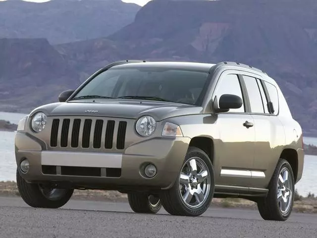 Nini Kuzimu Walikuwa Wanafikiria: Jeep Compass 63799_2