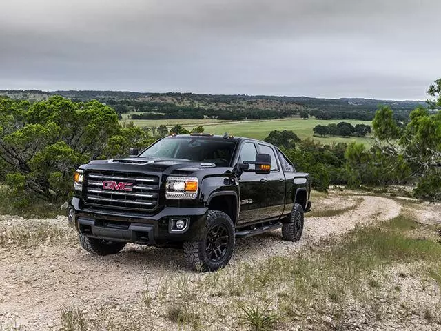 Ole Tali Faatumu lea a le GM ile Ford's Raptor ma le Ram's Rebel TRX 63950_3