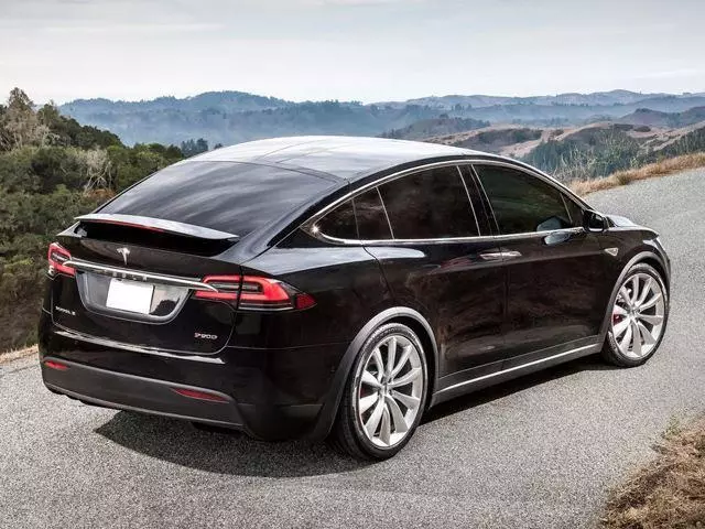 Tesla abandonne le modèle X le moins cher pour faire place à un nouveau modèle 64005_2