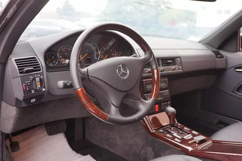 Ole tämän upouuden Mercedes SL 600:n ensimmäinen omistaja 64007_6