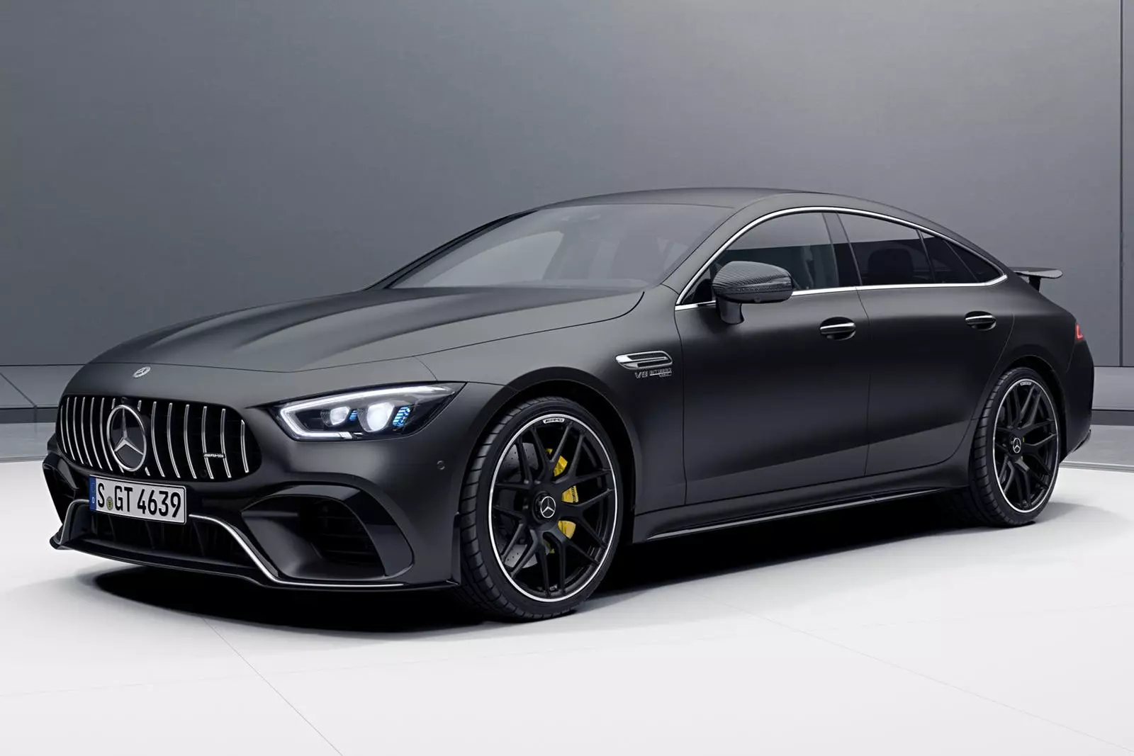 تبدو مرسيدس- AMG GT 4 أبواب أكثر رشاقة من أي وقت مضى