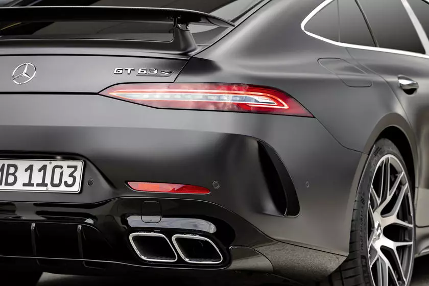 مرسڊيز-AMG GT 4-دروازو اڳي کان وڌيڪ خراب نظر اچي ٿو 6408_10