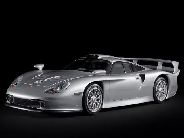 פורשה 911 GT1 Strassenversion לקראת מכירה פומבית 64275_1