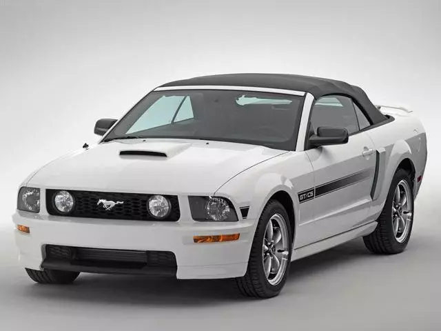 Thời gian để nhìn lại 50 năm của Mustang 64286_7