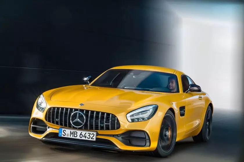 Mercedes-AMG GT는 주기 중 새로 고침에서 더 많은 힘을 얻을 것입니다 64292_4