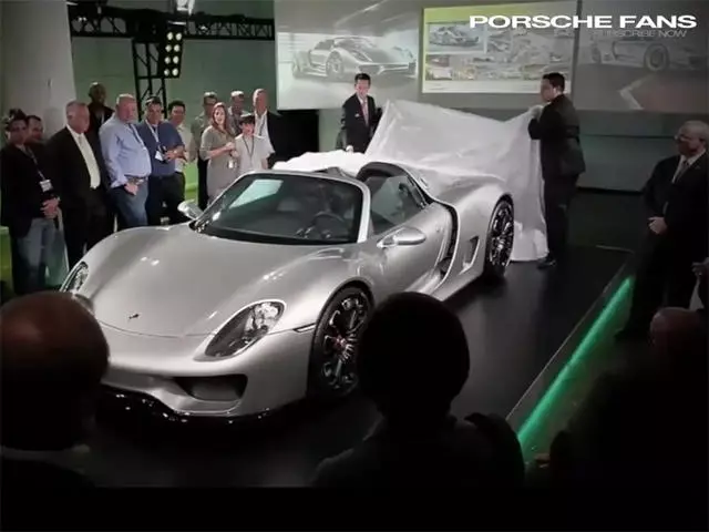 2014 Porsche 918 Spyder Unveiled in Production Guise? 64363_1