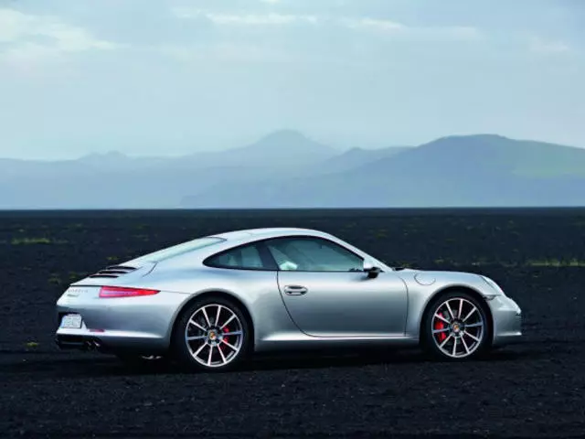 2013-يىلى پورسچى 911 Carrera 4 ۋە 4S Coupe ۋە Cabriolet پات ئارىدا كېلىدۇ 64500_3