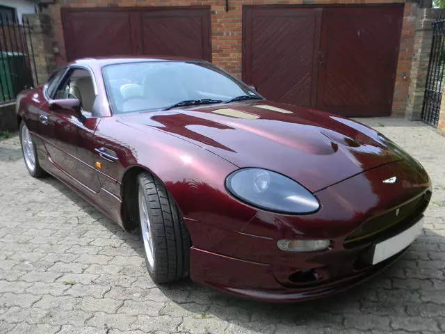 Sheikh's op maat gemaakte V8 Vantage-aangedreven DB7 wordt geveild 64542_1