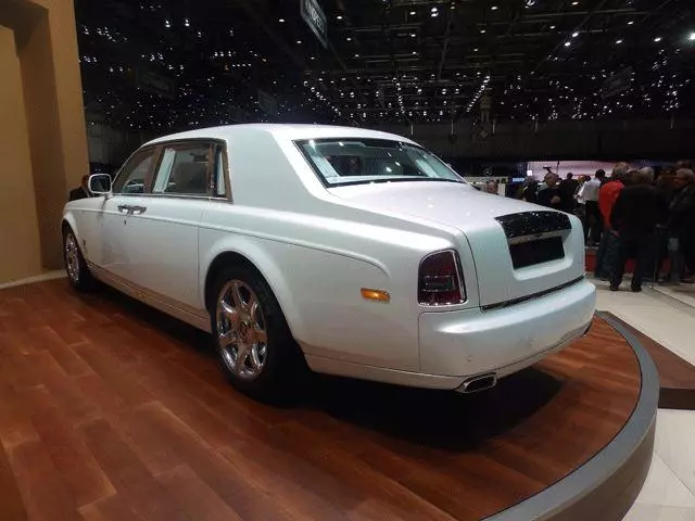 Opinber: Rolls Royce sýnir Phantom Serenity 64583_1