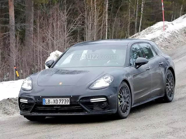 Неверојатната Porsche Panamera Sport Turismo ги открива сите пред Женева 64661_1