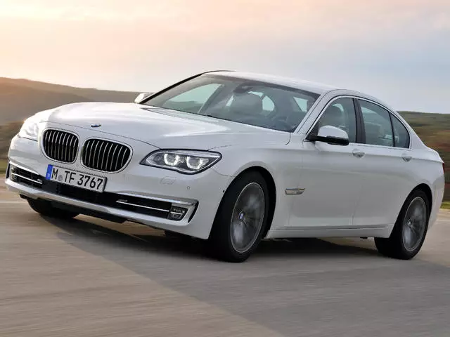 M770i ukuba Cap 2015 BMW 7 Series 64742_2