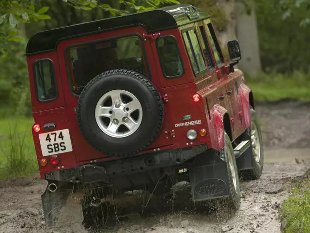 Aktualizacje Land Rovera 2013 Defender 64891_3