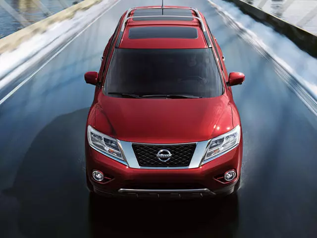 2013 Nissan Pathfinder Facebook'ta Halkın Karşısında 64924_1