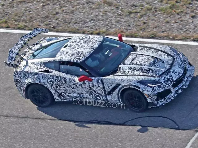 Varēsiet iegādāties Corvette ZR1 ar 10 pakāpju automātu 64971_1