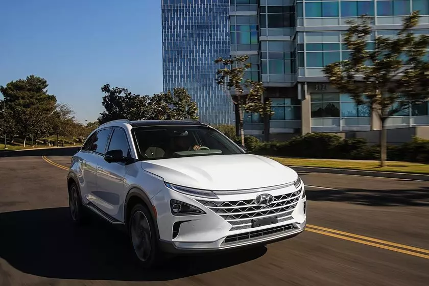 Hyundai Nexo Fuel Cell SUV Тесладан күчтүү диапазону менен ачылды 64986_13