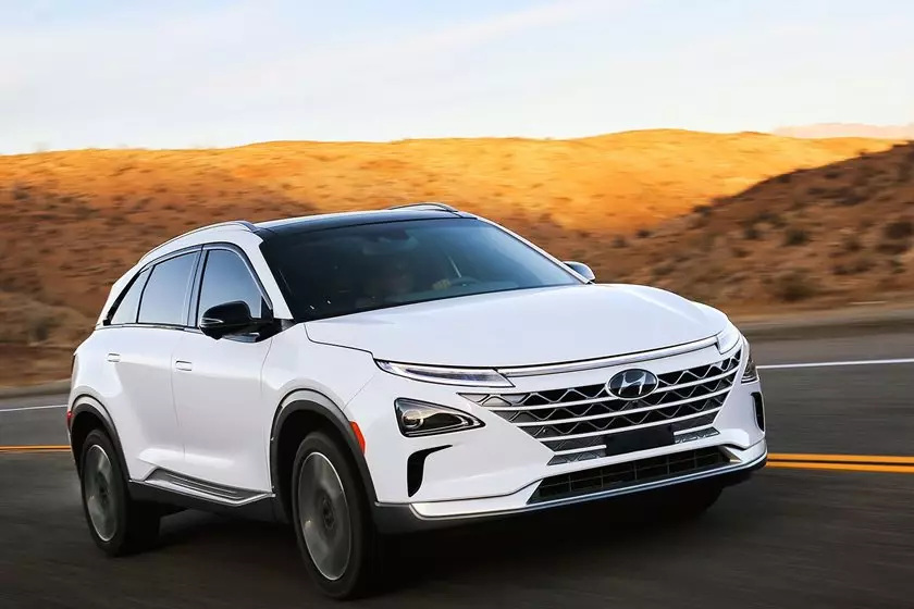 Hyundai Nexo tiết lộ mẫu SUV chạy bằng pin nhiên liệu với dải ô tô đánh bại Tesla 64986_4