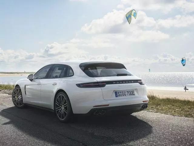 بۇ 680-HP پورسچى Panamera Turbo S E-Hybrid Sport Turismo 65215_3