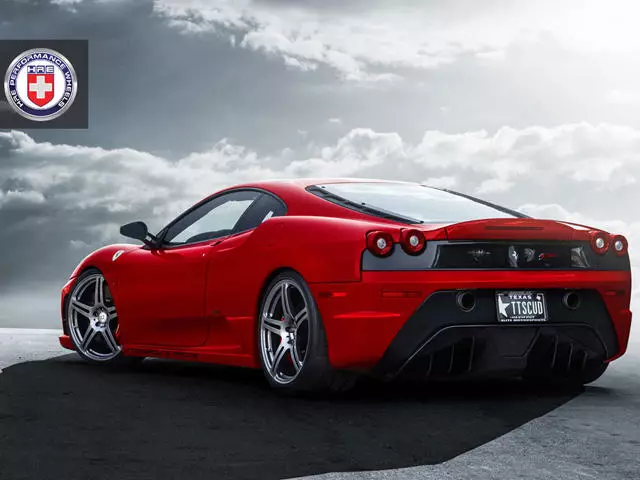 د ځمکې لاندې ریسینګ لخوا 1,350hp Twin-Turbo Ferrari Scuderia 65233_1