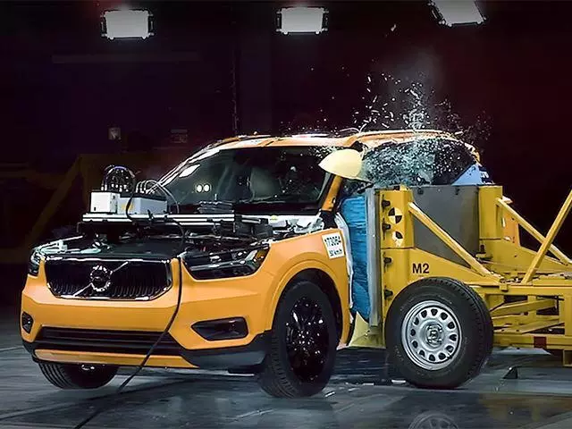 I-Volvo Ibethe ngabom i-XC40 Entsha ukubonisa indlela ekhuseleke ngayo 65277_1