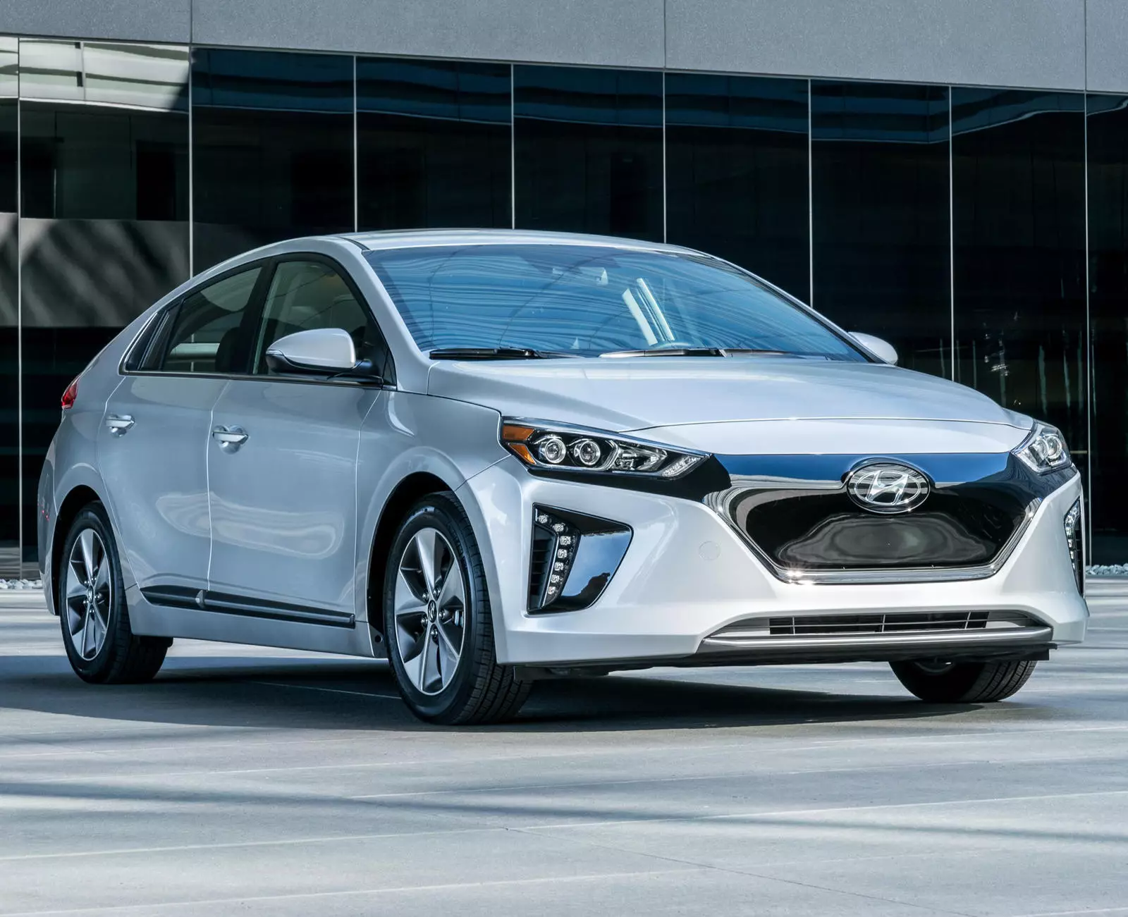 Hyundai Ioniq EV Phạm vi mở rộng nhưng không nhiều như có thể
