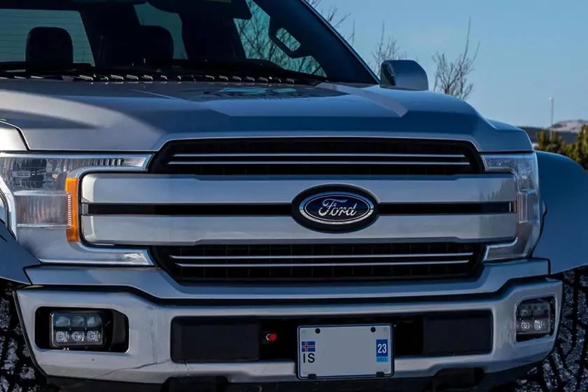 “Ford F-150” Arktikany çözmek üçin Mega 44 dýuýmlyk aýakgap geýýär 65368_7