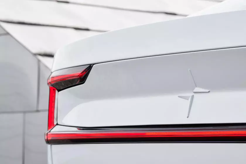 Polestar 2 එහි සුන්දර පසුපස අන්තය පෙන්වයි 65736_1