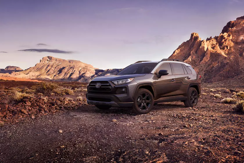 تويوتا RAV4 TRD Off-Road Vs. المغامرة: ما هو الفرق؟ 65762_3