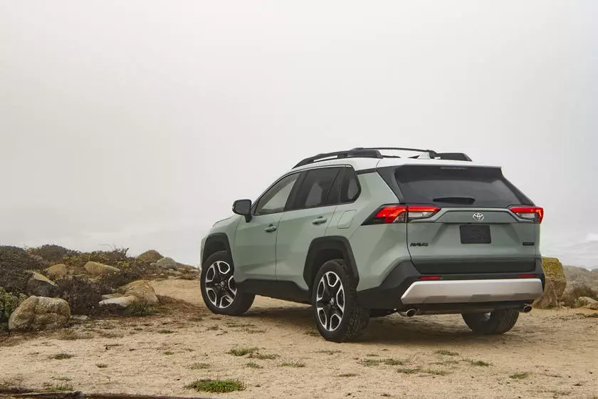 تويوتا RAV4 TRD Off-Road Vs. المغامرة: ما هو الفرق؟ 65762_6