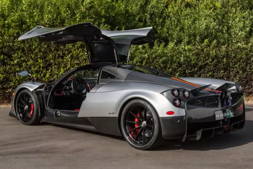 Mutengesi Anotengesa Bugatti Chiron Uye Pagani Huayra MuBitcoin 65784_4