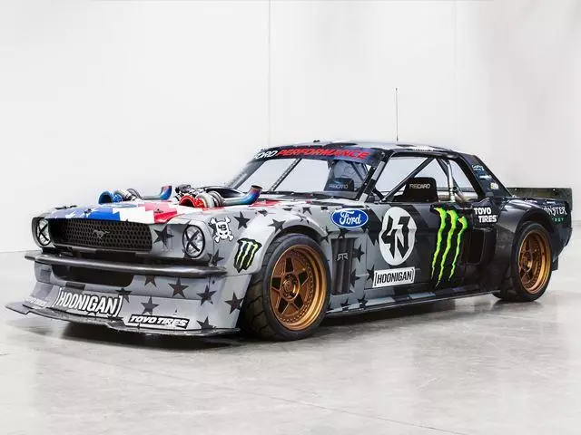 Si Ken Block Molumba sa Pikes Peak Sa Iyang Mad 1,400-HP Mustang 65848_2