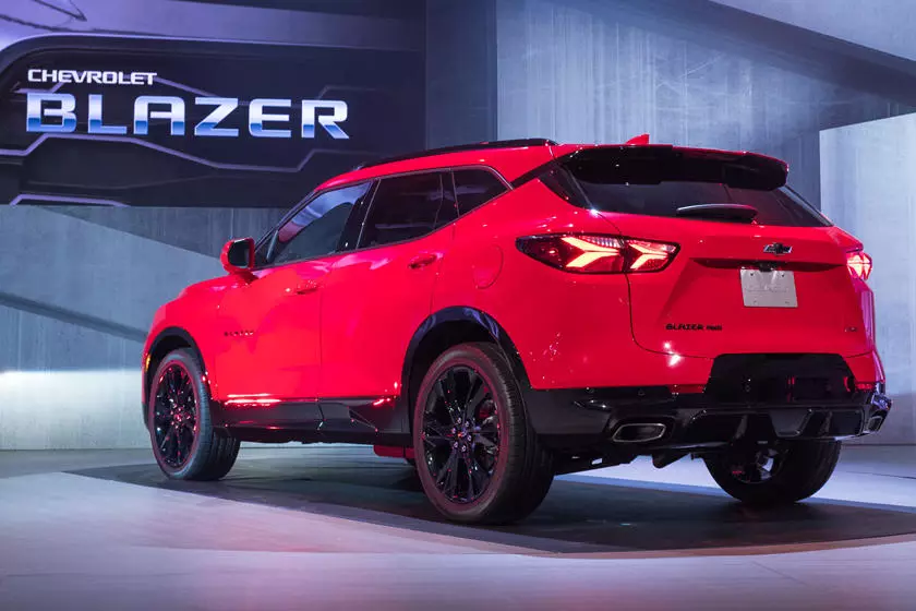 2019 Chevrolet Blazer သည် စျေးသက်သက်သာသာဖြင့် လုံးဝရွေးချယ်ခွင့်မရှိပါ။ 66148_3