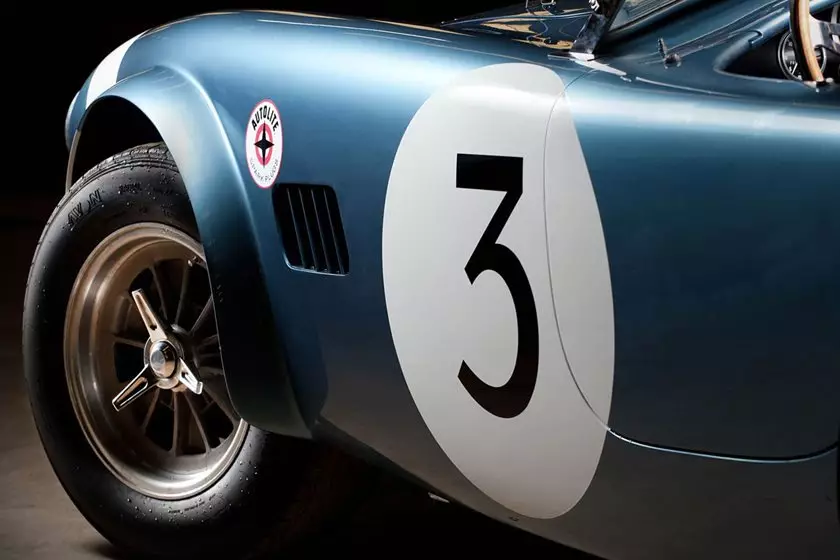 Deze Shelby Cobra-vervolgauto is vernoemd naar een racelegende 66179_4