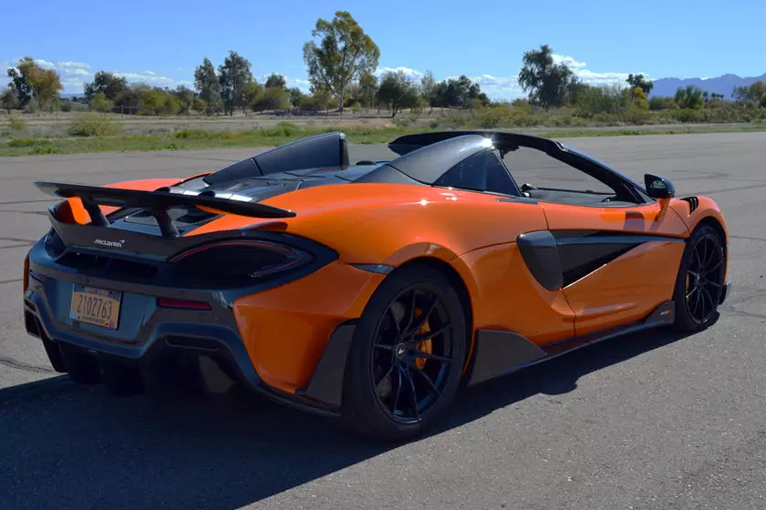 Агляд 2019 McLaren 600LT Spider First Drive: кабрыялет гоначны аўтамабіль для дарогі 66186_2