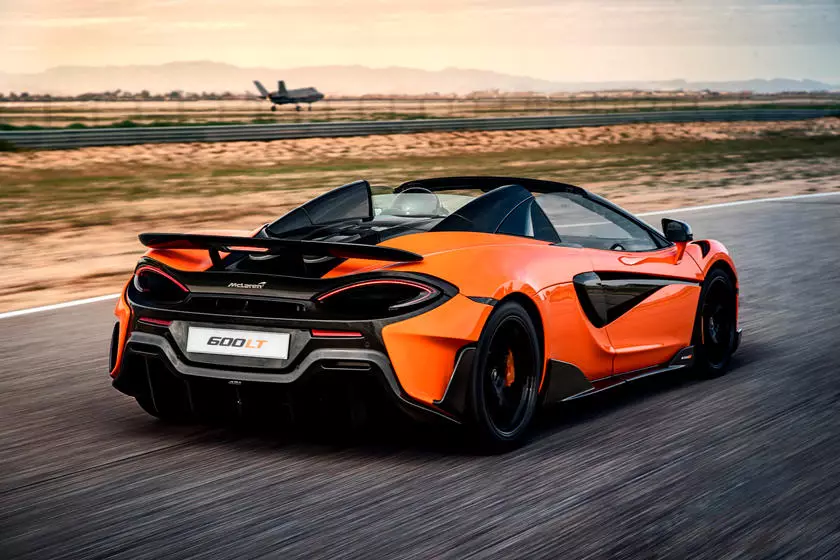 2019-es McLaren 600LT Spider First Drive áttekintése: kabrió versenyautó közúti használatra 66186_27