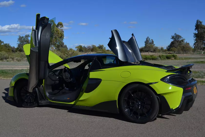 2019 McLaren 600LT Kab laug sab Thawj Tsav Tsav Tsheb: Lub Tsheb Sib Tw Hloov Pauv Rau Txoj Kev 66186_58