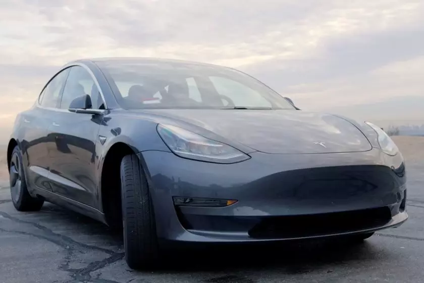 Pemilik Tesla Model S Memberitahu Kami Mengapa Dia Lebih Suka Model 3 Barunya 66236_1