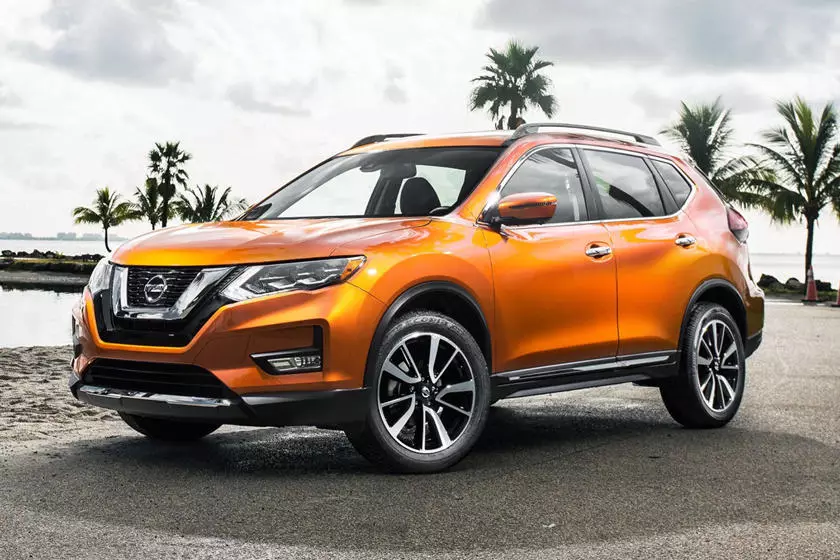 2017-2020 Nissan Rogue алдыңғы бұрыштық көрінісі