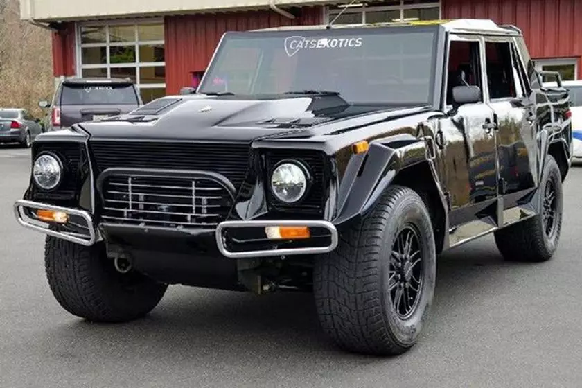 Kial Atendu La Uruso Kiam Vi Povas Posedi Ĉi tiun Maloftan Lamborghini LM002?