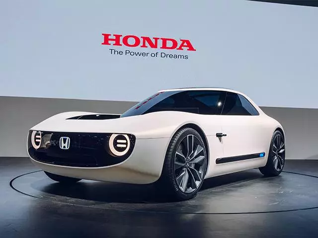 Honda Sports EV Concept သည် S2000 ၏ ဝိညာဉ်ရေးရာ ဆက်ခံသူ ဖြစ်နိုင်သည်။ 6649_1