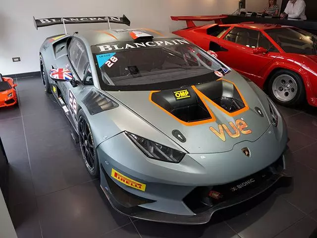 Lamborghini Huracan Racer ដ៏កម្រនេះកំពុងស្វែងរកអ្នកបើកបរថ្មី។ 664_1