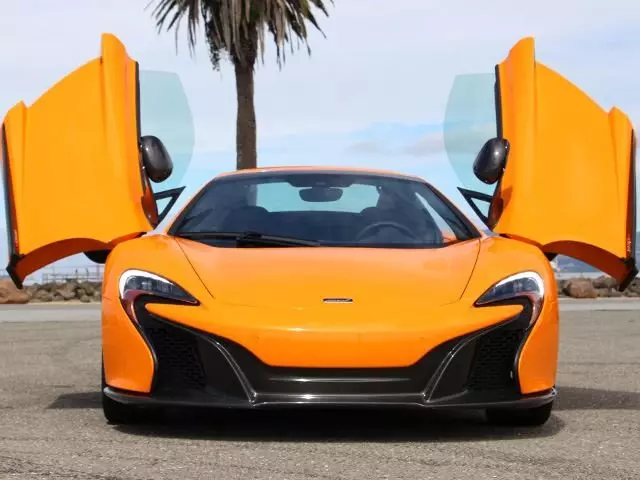 5 mënyra se si bota ndryshon kur ju jeni pas timonit të McLaren 650S Spider 66523_1